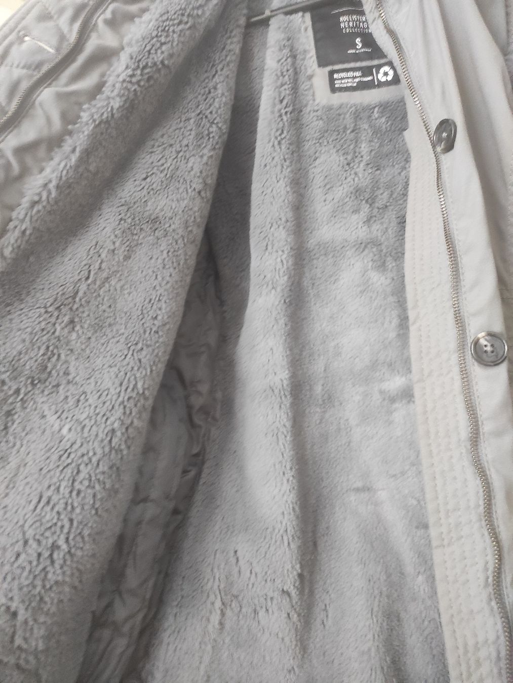 Graue Damen Jacke von Hollister (Gebraucht) in Heerbrugg für CHF 50 ...