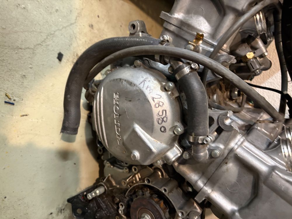 🚀 Honda VFR 800 V4 Motor 1998 (Gebraucht) in Bülach für CHF 40 – nur ...