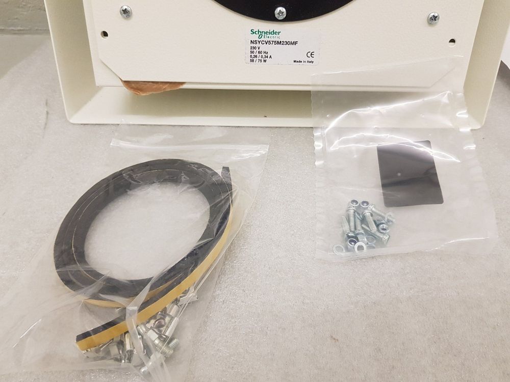 Dachlüfter Lüfter Schneider Electric 575 m3/h 230V | Kaufen auf Ricardo