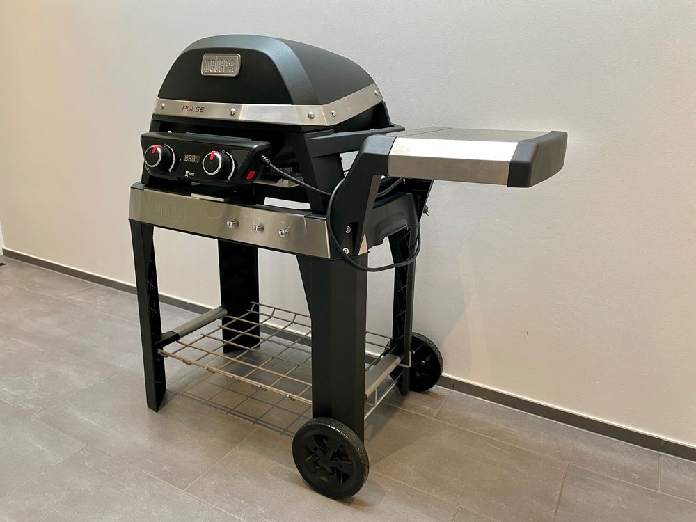 Weber Pulse 2000 Elektrogrill mit Rollwagen | Kaufen auf Ricardo