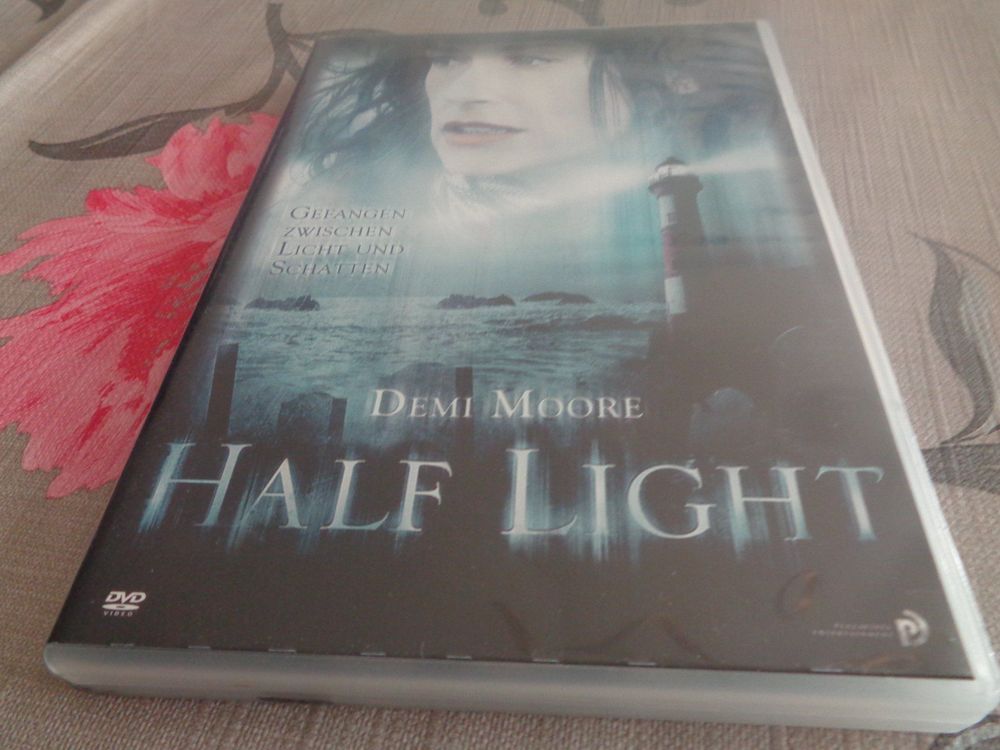 Half Light (DVD) (Gebraucht) in Olten für CHF 1.9 – mit Lieferung auf Ricardo kaufen