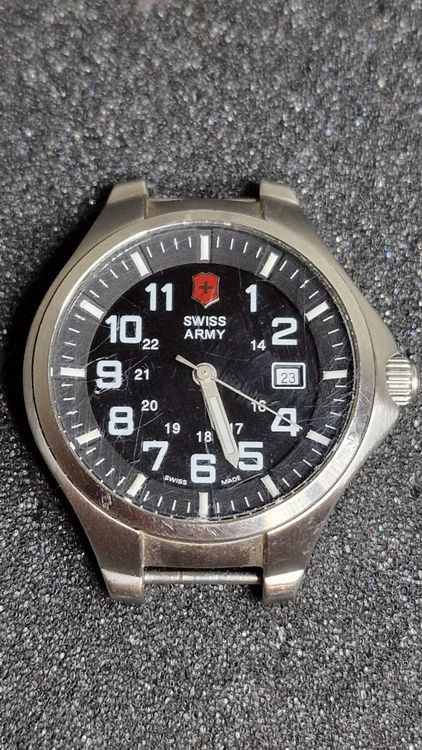 Victorinox Swiss Army 24106 "35,7mm mit Krone" (Gebraucht) in Bülach ...