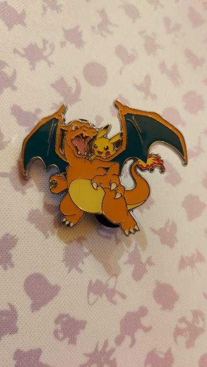 Pikachu Glurak Charizard Pin Pokemon Celebrations Delivery | Kaufen auf ...