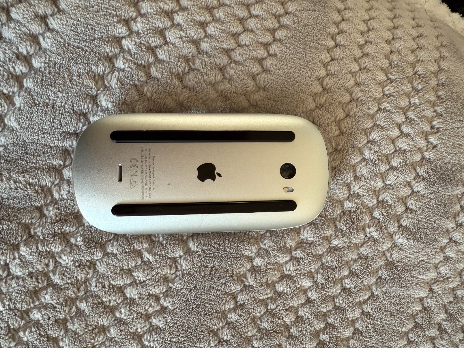 Apple Magic Mouse 2 model A1657 (D'occasion) à Genève pour CHF 10 ...