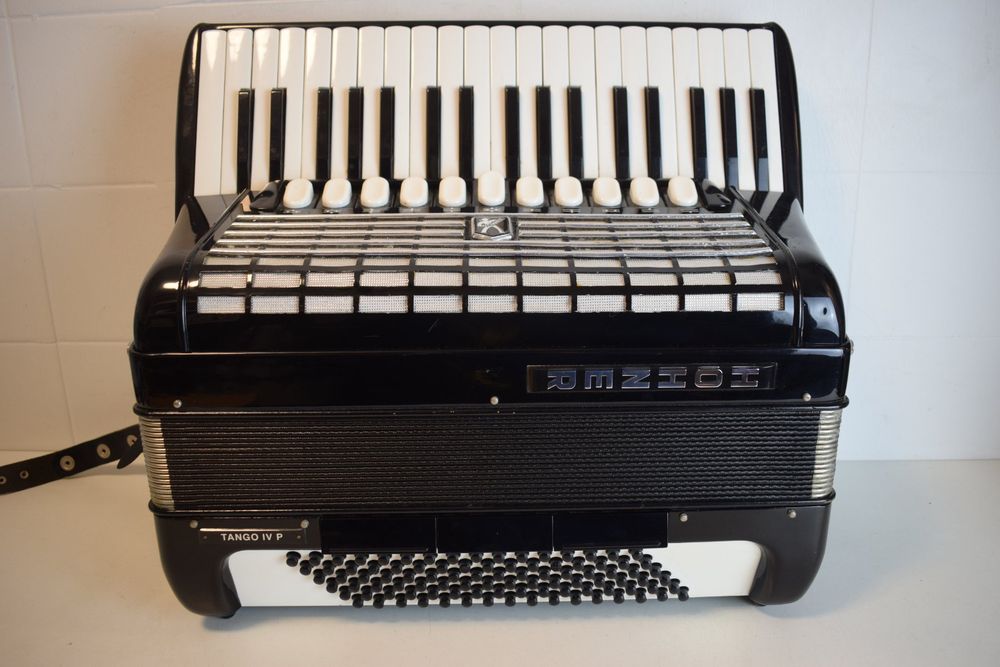 Akkordeon chromatisch Hohner Tango IV P (Gebraucht) in Zürich für CHF ...