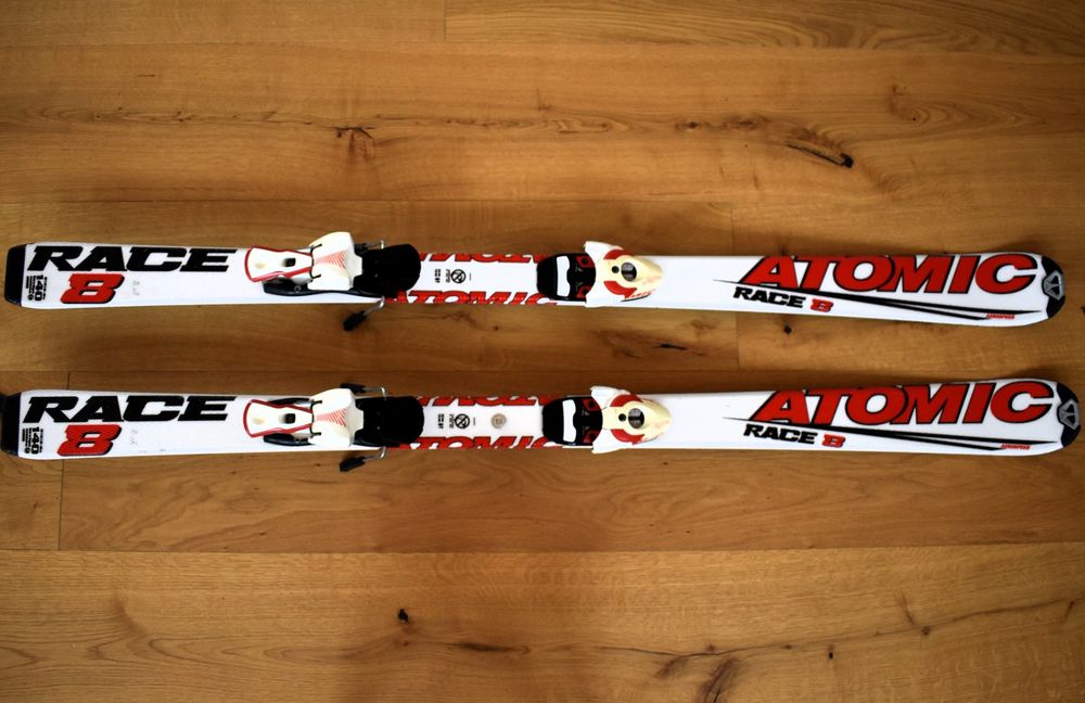Carver-Ski ATOMIC RACE 8 mit Bindung EVOX 275 (140 cm) (Gebraucht) in Rehetobel für CHF 4 – nur ...