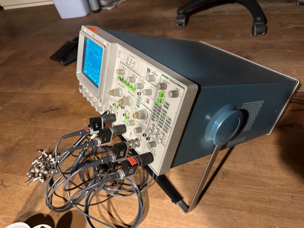 Tektronix 2245A Oszilloskop, 100MHz 2 Kanal + 2 Kanal (Gebraucht) in ...