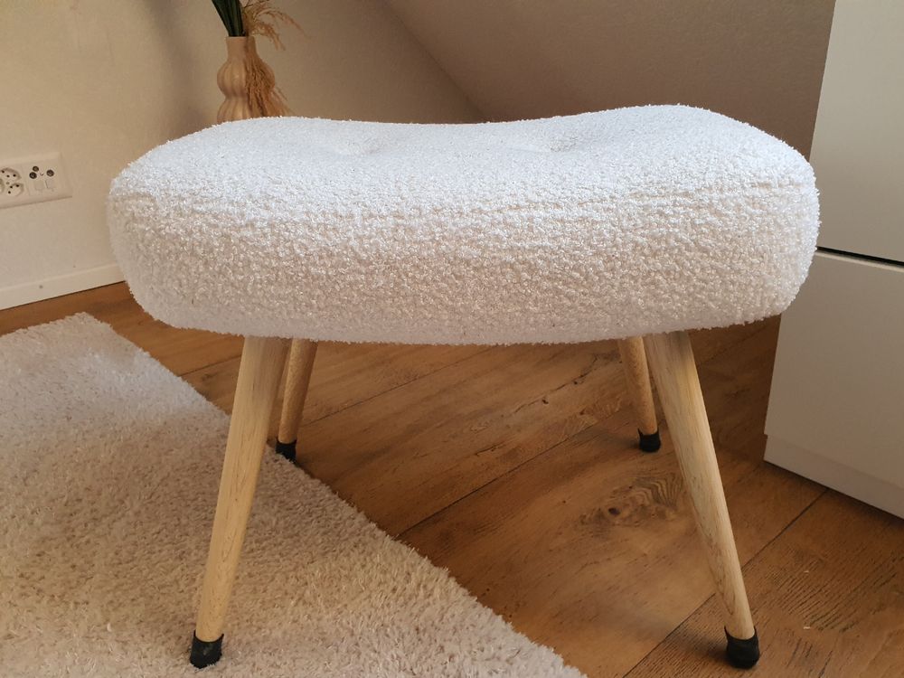 Gemütlicher Hocker / Fussbank mit weissem Teddyfell-Bezug! (Gebraucht ...