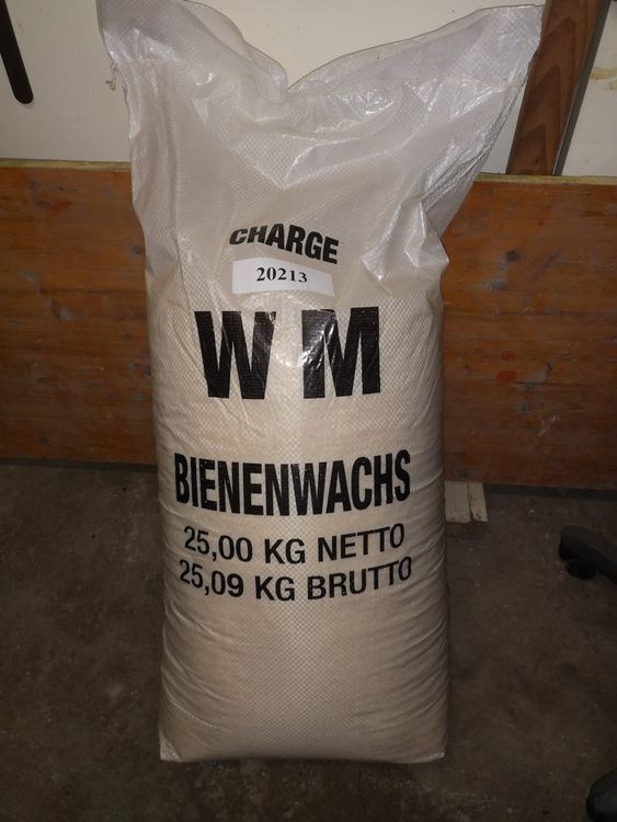 4x 25kg WM Bienenwachs (Neu und originalverpackt) in Basel für CHF 300 – nur Abholung auf ...