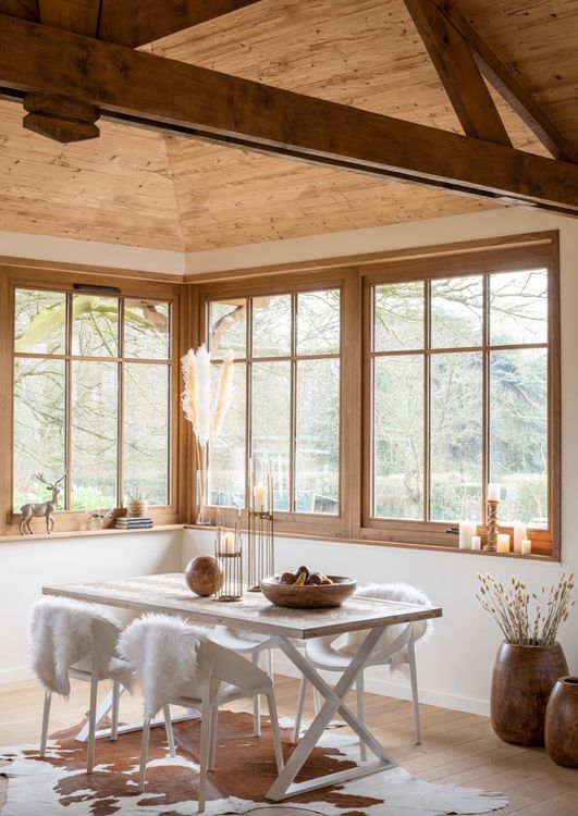 Edler und schöner Holztisch mit Zigzack Muster **** | Kaufen auf Ricardo