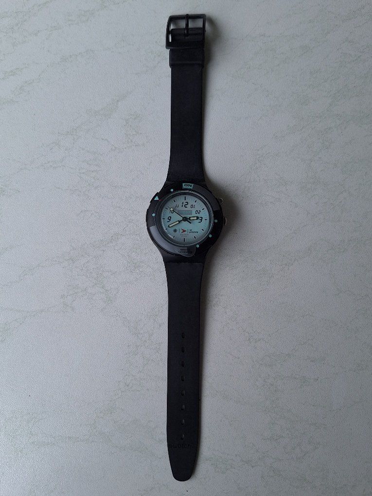 Montre à quartz , Swatch, pile à changer, selon photos (Neuf (Voir ...
