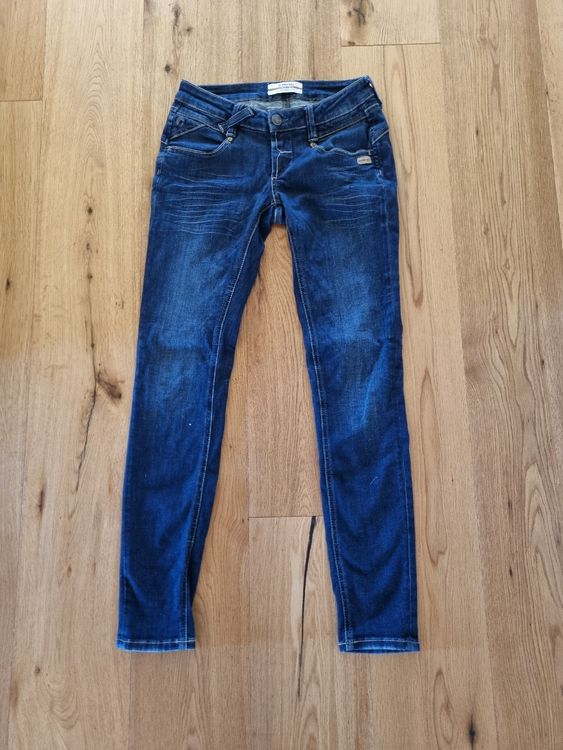 Schöne Jeans "Nena" vom Gang, 27 (Gebraucht) in Jonen für CHF 20 – mit ...