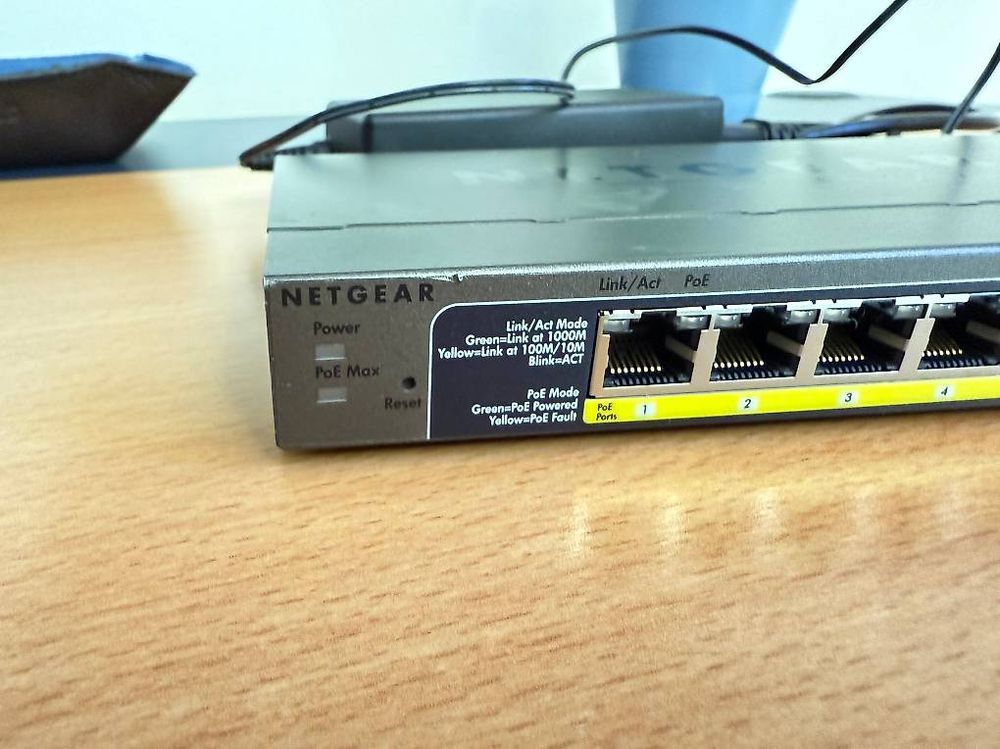 Netgear ProSafe GS110TP Netzwerk-Switch mit 8 Gigabit-Ports | Kaufen ...