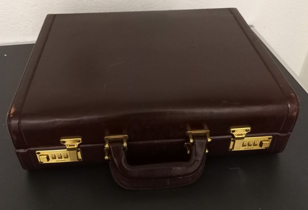 *AKTEN - KOFFER * (LEDER?)/42 X 33 X 12CM/ZAHLENSCHLOSS (Gebraucht) in ...