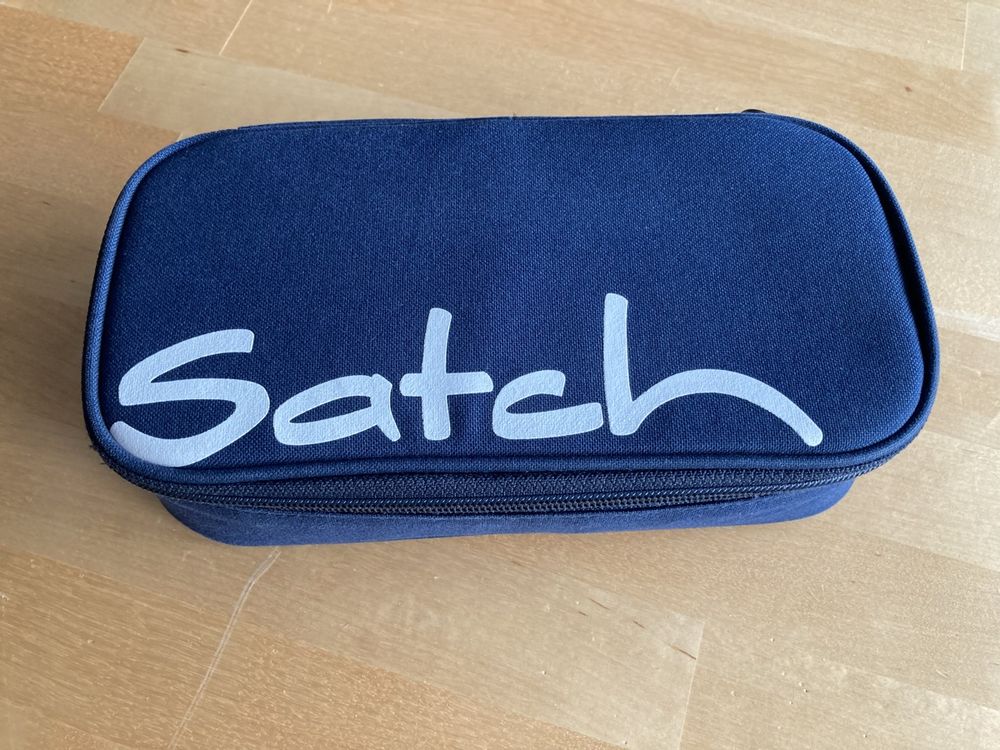 dunkelblaues Satch Etui (Gebraucht) in Bönigen für CHF 6 – mit ...