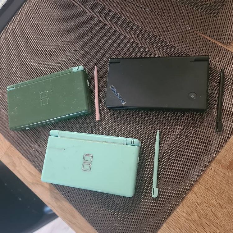 2x Nintendo DS Lite + 1 x Nintendo DS (Gebraucht) in Liestal für CHF 70 ...