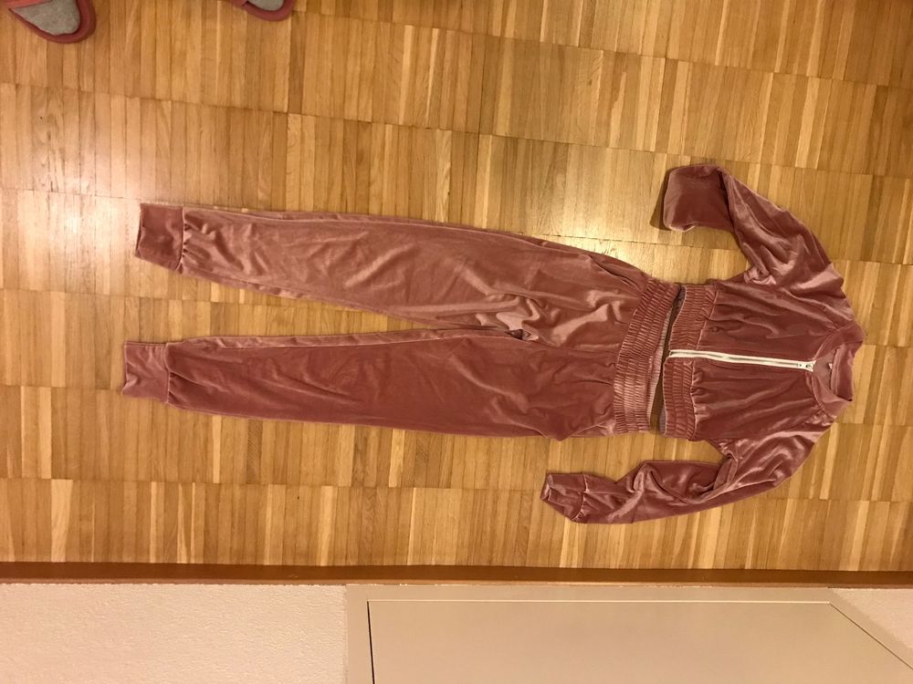 Altrosa Samt Set, Hose & kurzes Jäckchen, S | Kaufen auf Ricardo