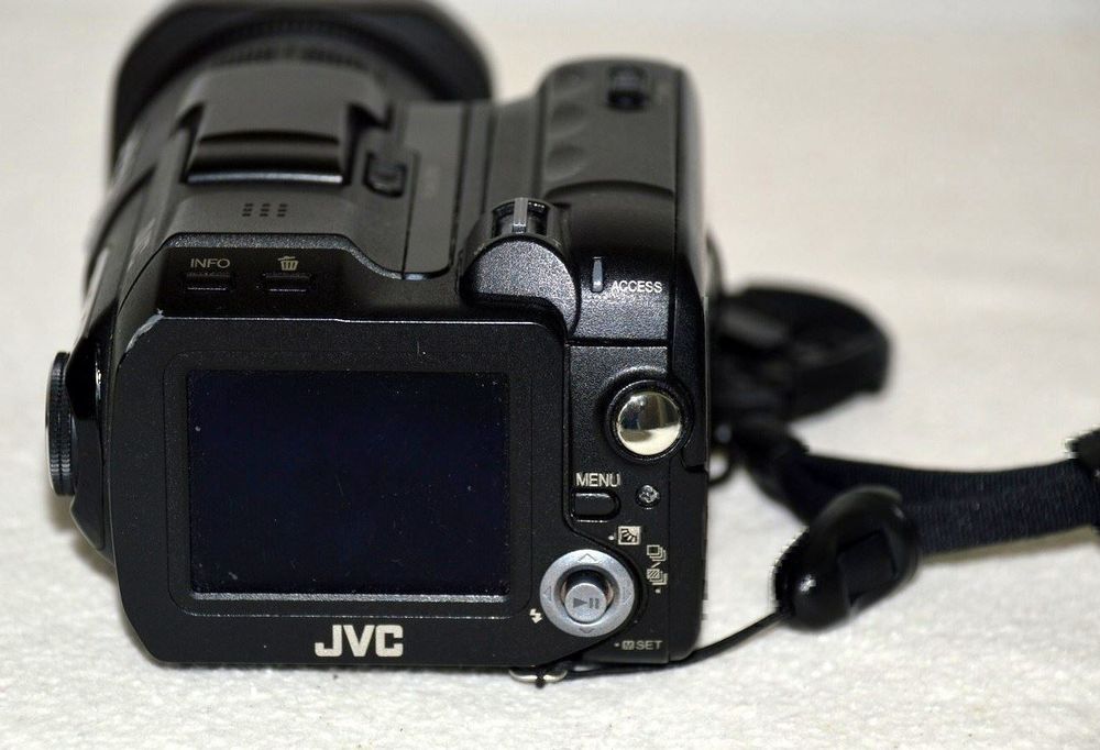 JVC Everio GZ-MC500E 3CCD Camcorder / caméscope (Gebraucht) in ...