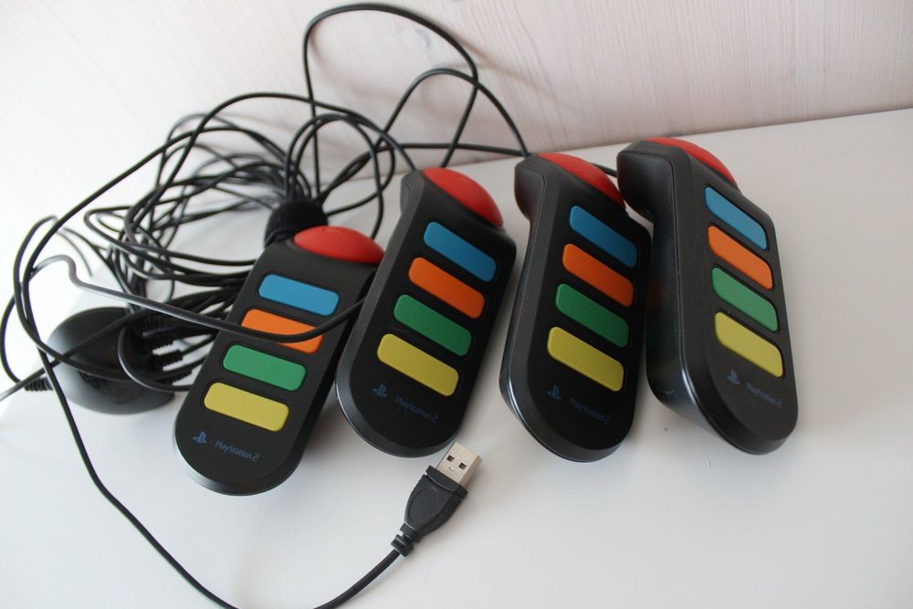 4 Stück Buzz Controller PS2 PlayStation (Gebraucht) in Ebertswil für ...