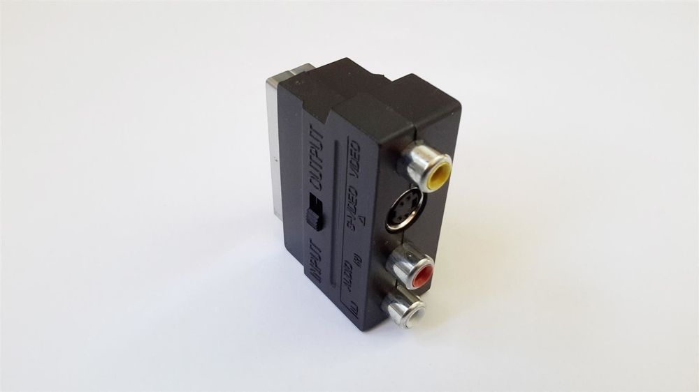 Adapter Scart auf 3x Cinch 4pol mini-DIN (Neu und originalverpackt) in ...