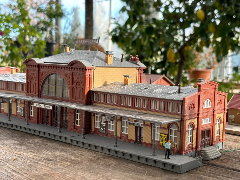 FALLER Bahnhof Mittelstadt + Lokschuppen & .. H0 - NP: 180.- | Kaufen ...