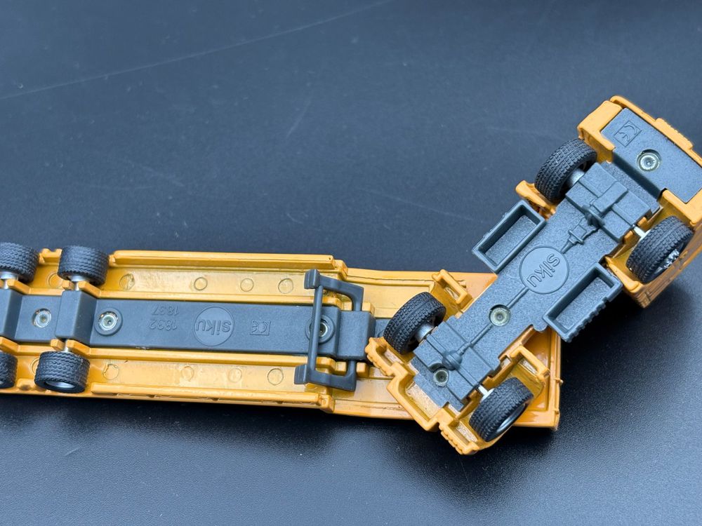 Siku Bagger Fahrzeuge und Tieflader Liebherr Set (Gebraucht) in ...