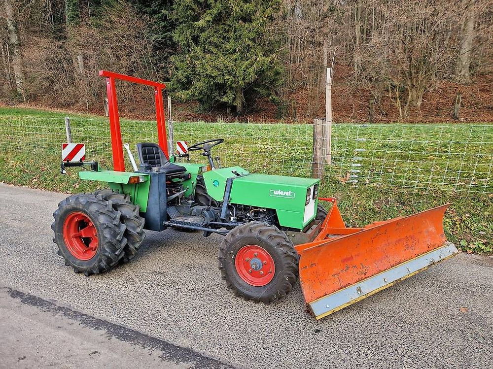 Bergtraktor Schilter Wiesel 222 mit Schneepflug Top Zustand (Gebraucht ...