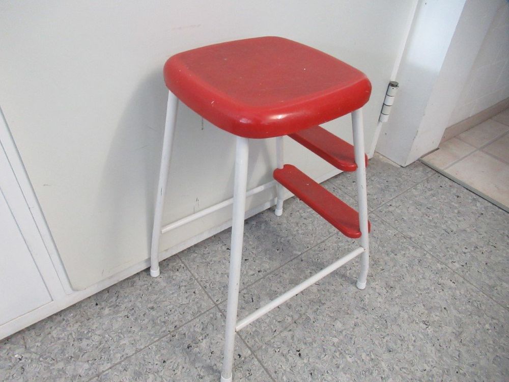 Tritthocker Metall und Plastik um 1970 | Kaufen auf Ricardo