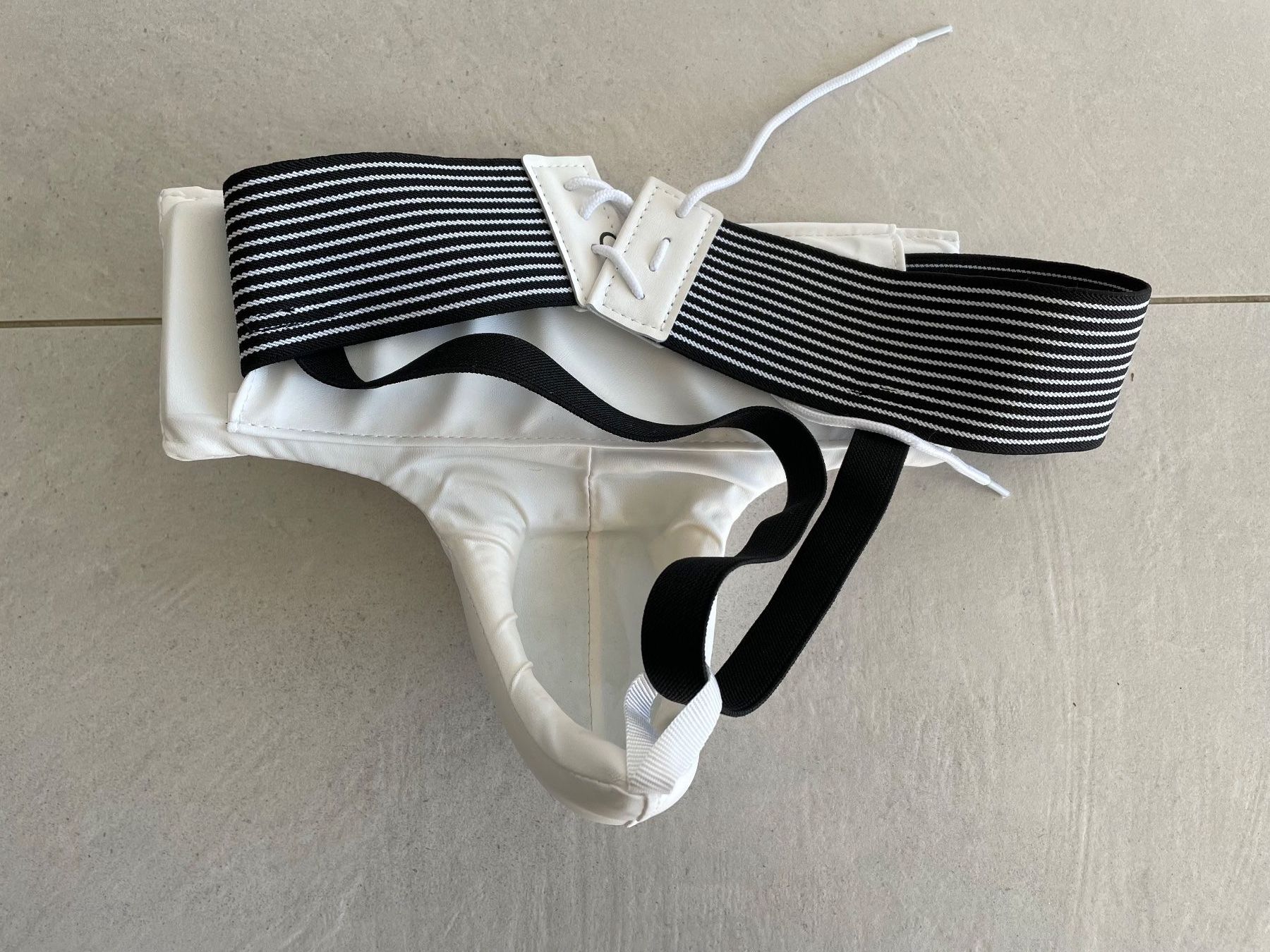 Taekwondo KWON Coquille/Tiefschutz Professional Homme (D'occasion) à ...