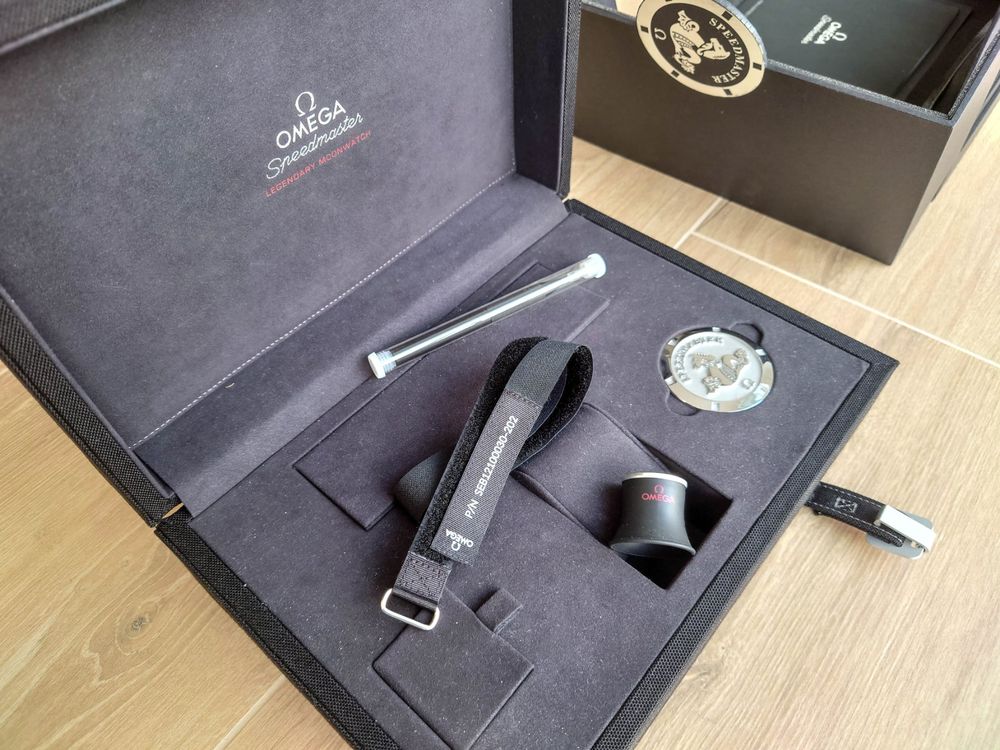 Omega Speedmaster Moonwatch Legendary Collector Box Set | Kaufen auf ...