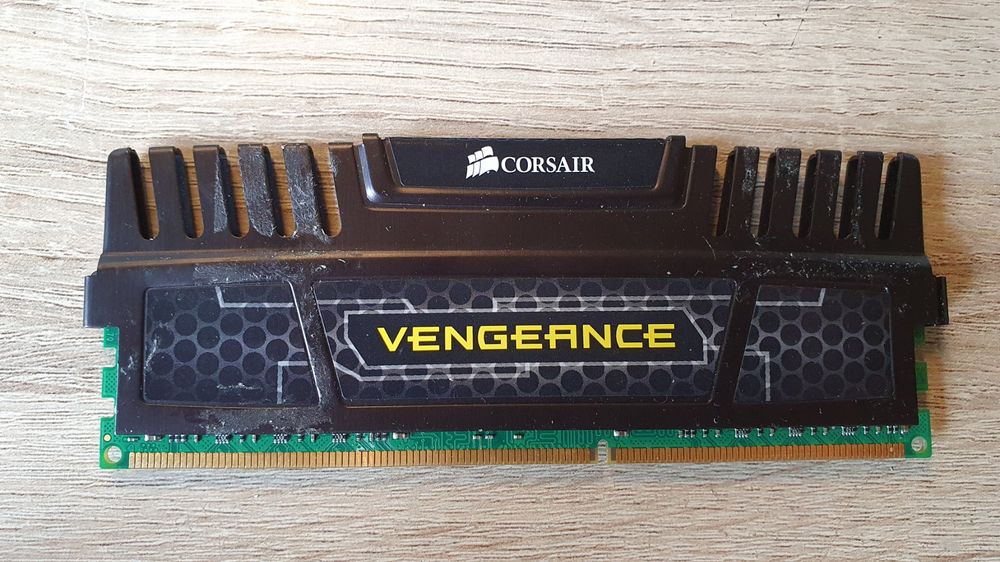 RAM 4GB Corsair (Gebraucht) in Courfaivre für CHF 5 – mit Lieferung auf ...