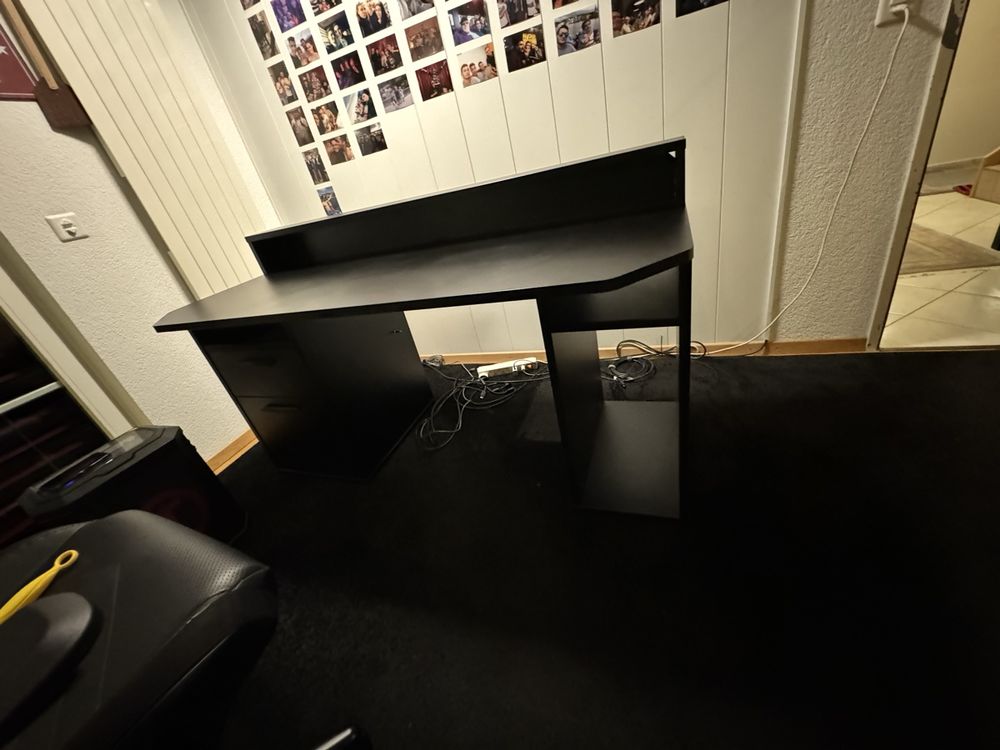 Schwarzer Pult / Gaming Tisch | Kaufen auf Ricardo