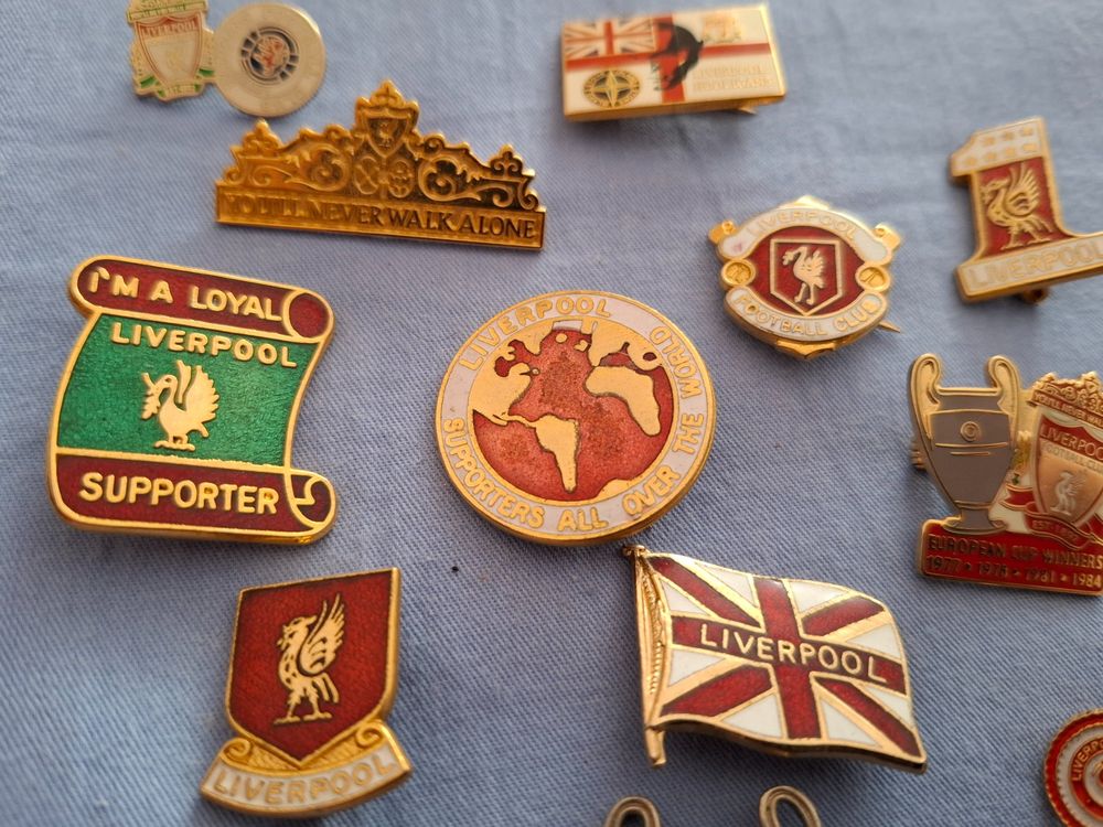 12 LFC Liverpool FC Pins - YNWA - Einzigartige Anstecknadeln (Gebraucht ...