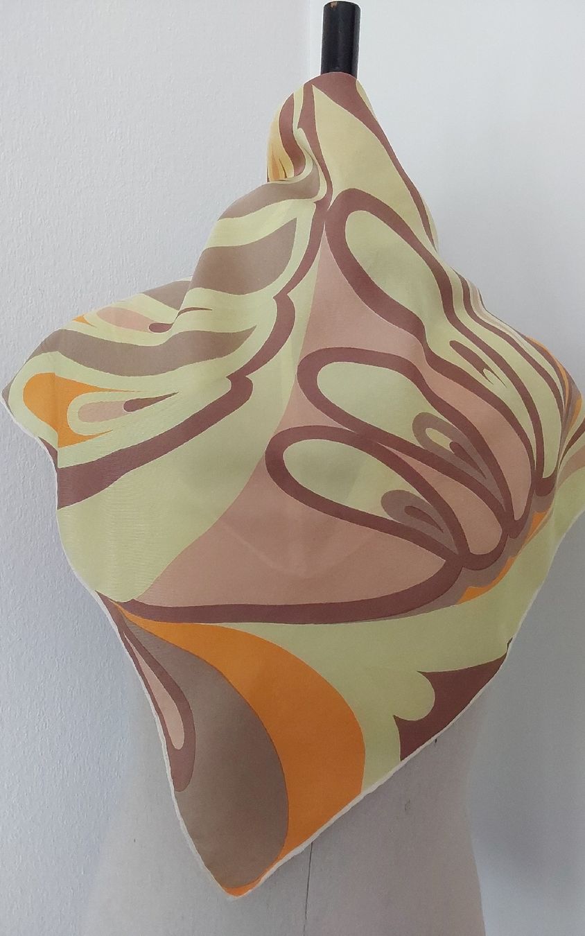 Foulard Seide quadratisch (Gebraucht) in Köniz für CHF 7 – mit ...