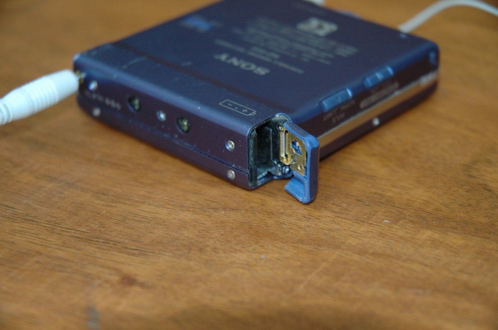 Sony MZ-R55 Portable Minidisc Recorder | Acheter sur Ricardo