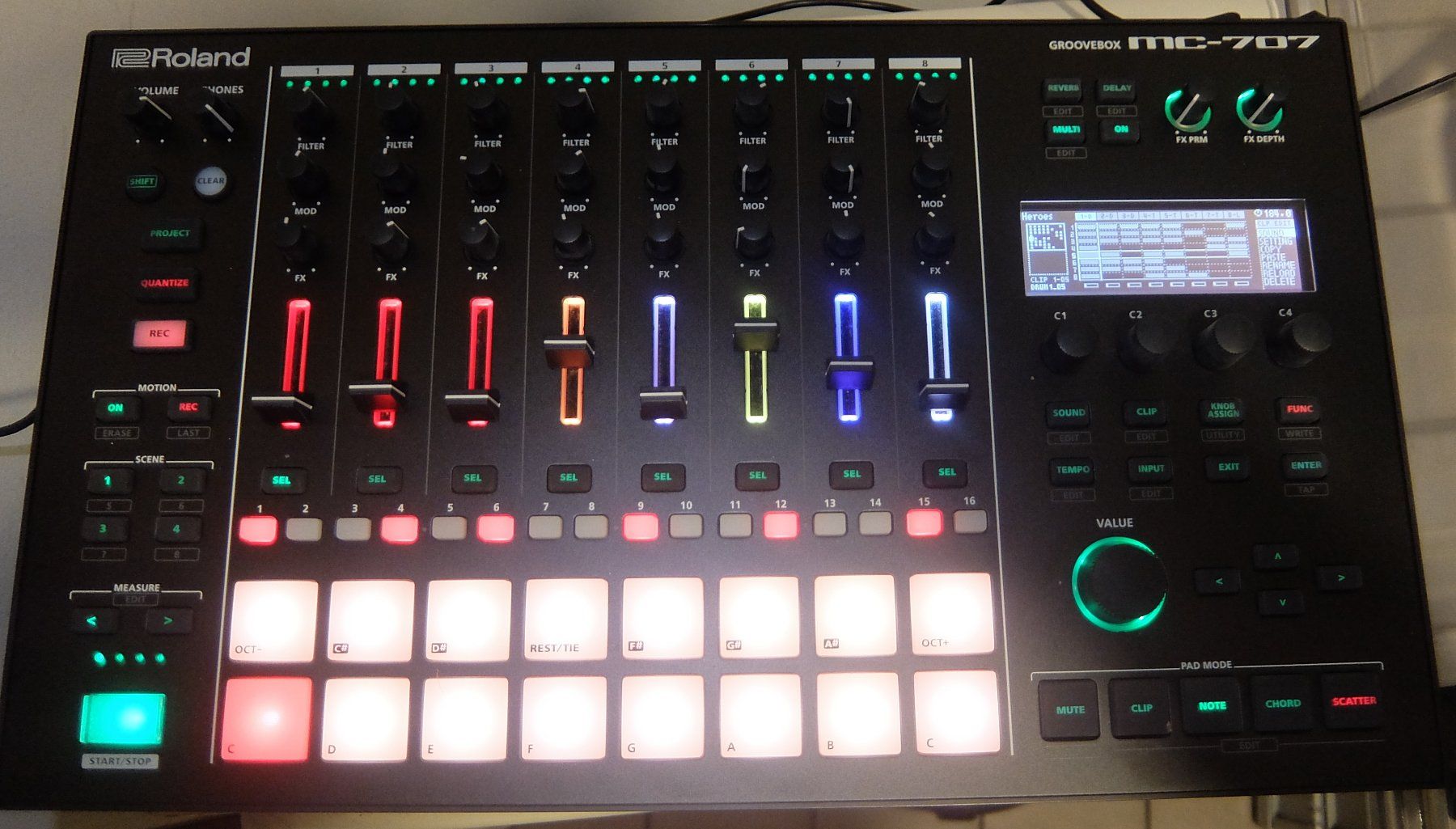 Roland MC 707 Groovebox mit SD Card und Abdeckung (Gebraucht) in Basel ...