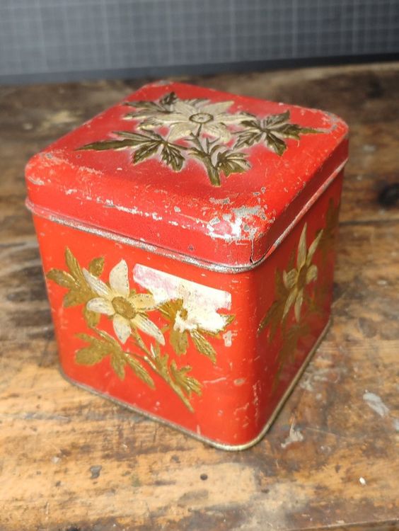 Wunderschöne alte Blechdose mit schöner verzierung (Gebraucht) in ...