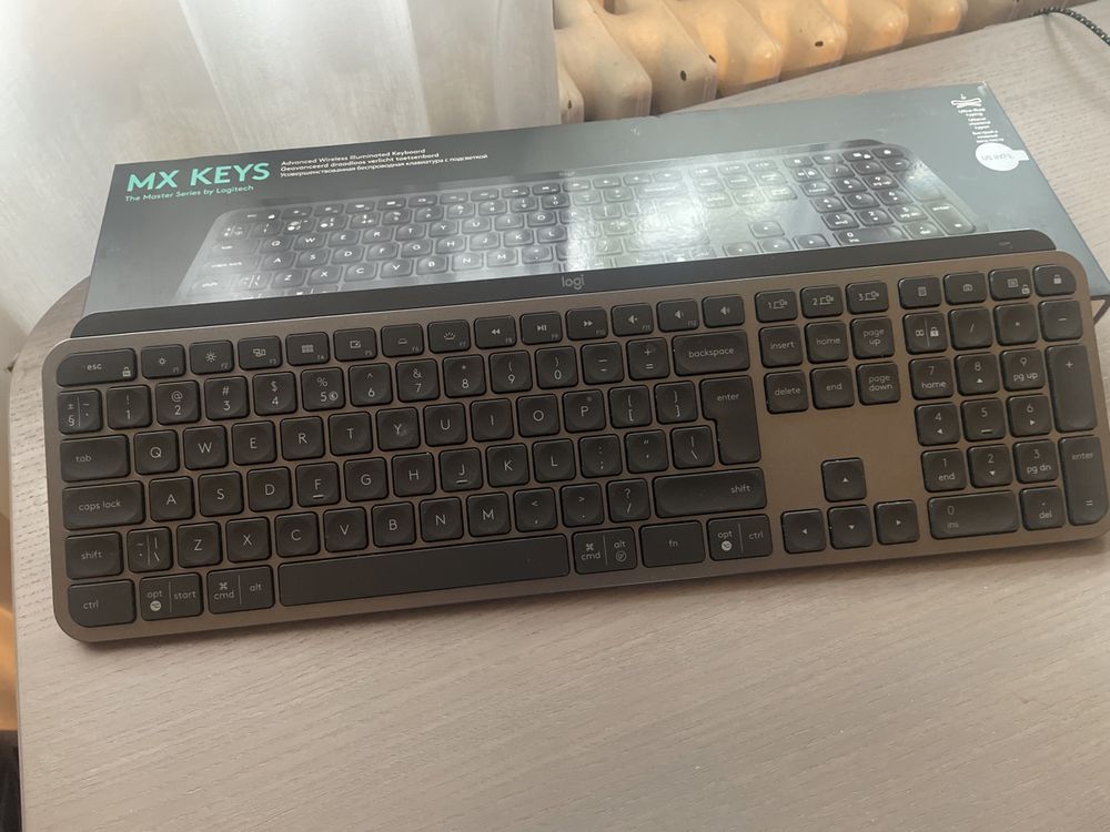 Logitech MX Keys International layout (Gebraucht) in Zürich für CHF 19. ...