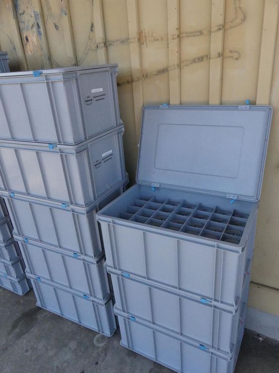 8 WEZ Boxen mit Deckel und Gläsern (Gebraucht) in Otelfingen für CHF ...
