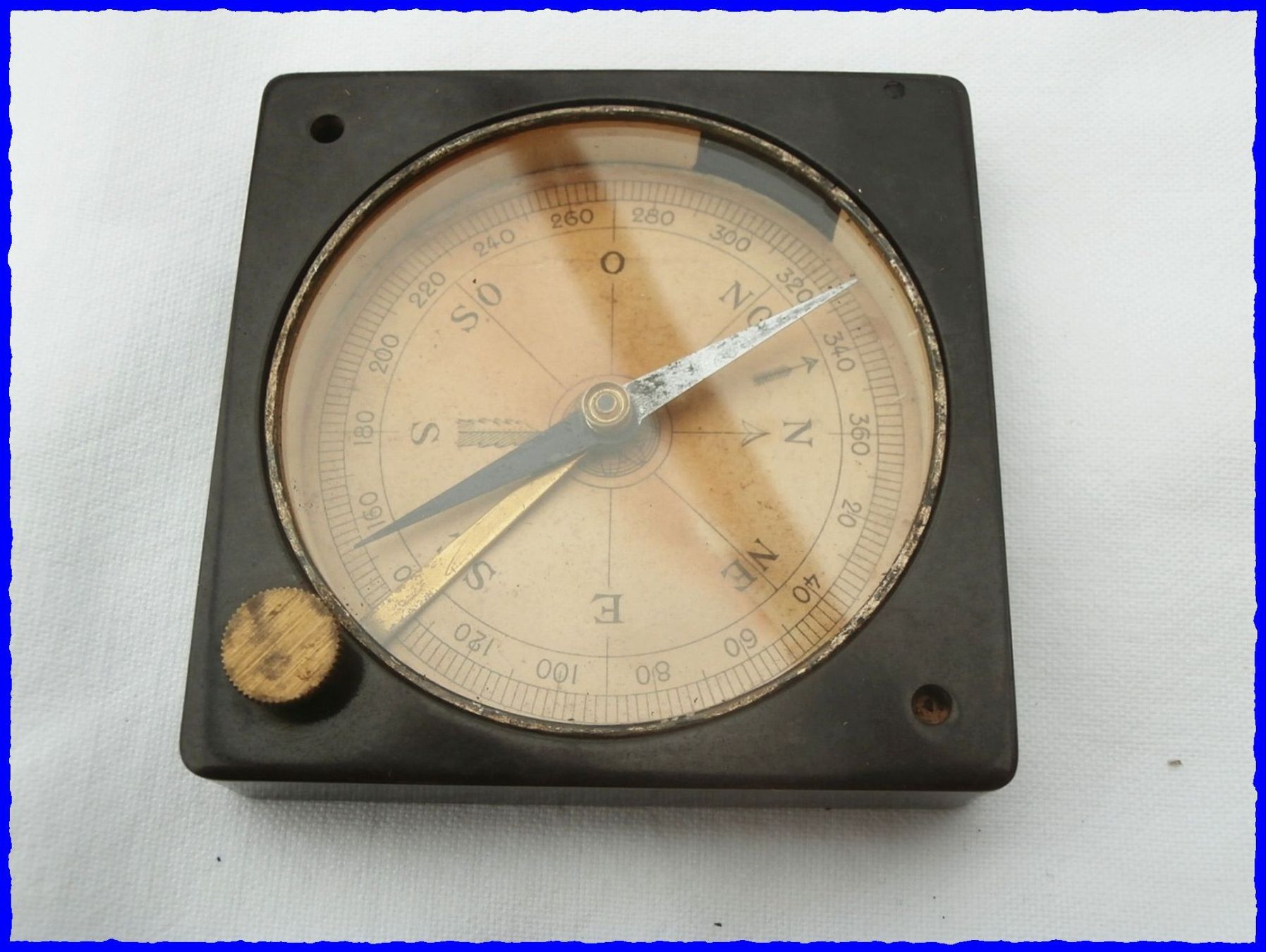 Antiker KOMPASS mit Gehäuse aus Bakelit (Gebraucht) in Worblaufen für CHF 39 – mit Lieferung auf ...