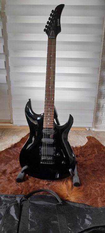 Superbe guitare électrique Divine | Kaufen auf Ricardo