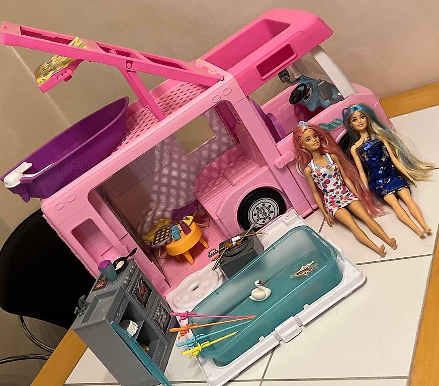 Barbie Super Adventure Camper 3 in 1 con accessori (Usato) a Bellinzona ...