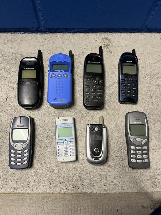 Alte Handys (Defekt) in Fislisbach für CHF 99 – nur Abholung auf ...