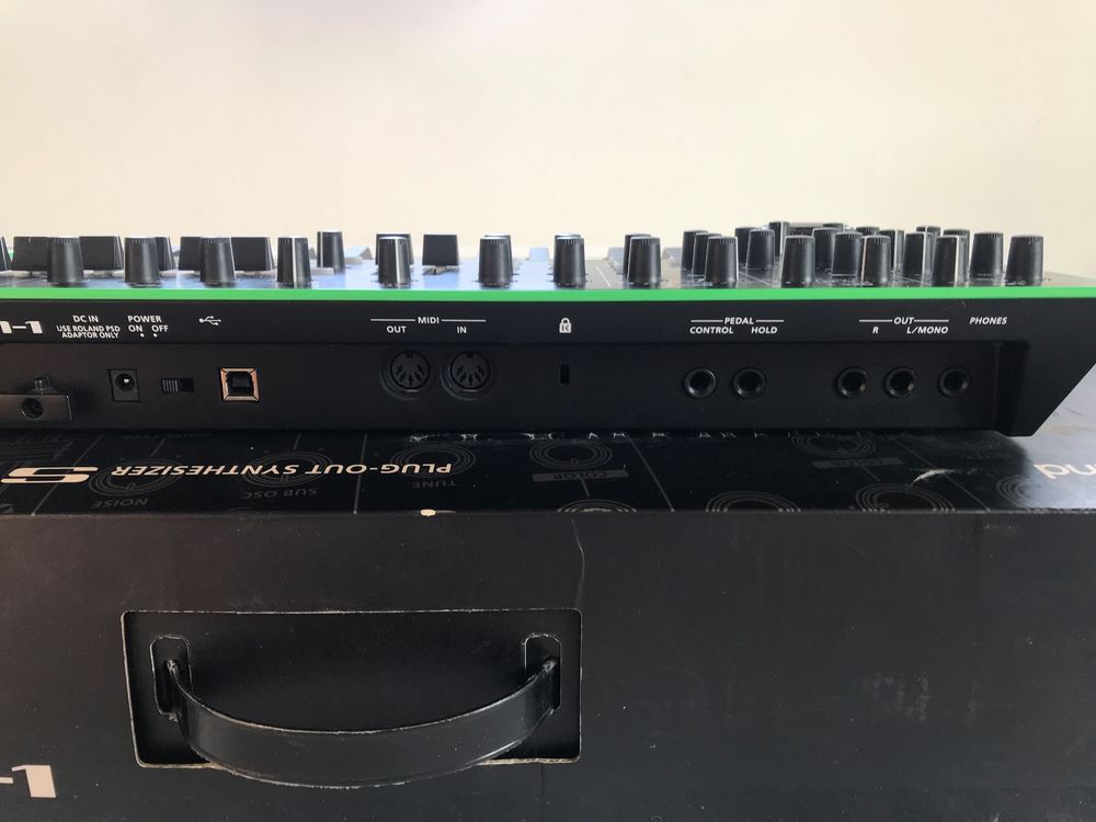 Roland System-1 Plug Out Synthesizer (Gebraucht) in Zürich für CHF 300 ...