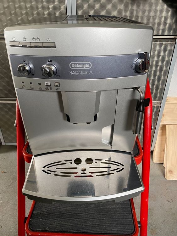Kaffee Maschine DeLonghi Magnifica | Kaufen auf Ricardo