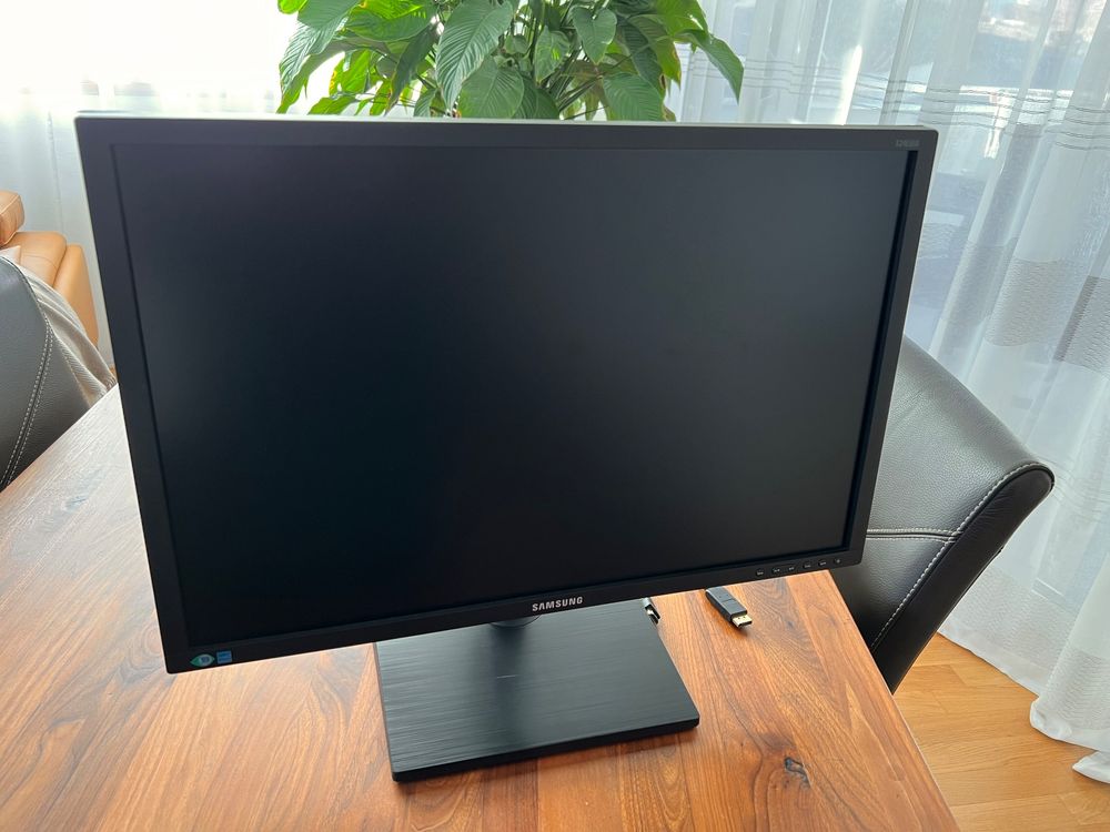 Samsung 24 LCD Monitor (Gebraucht) in Wollerau für CHF 25 – nur ...