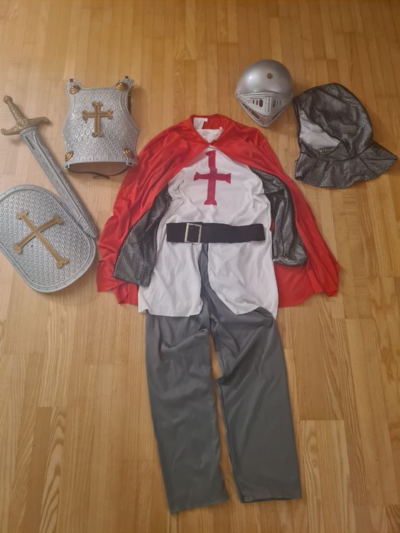 Kosüm Kreuz Ritter, Kind ca. 7-9 Jahre, 9-teilig (D'occasion) à Steinhausen pour CHF 20 – avec ...