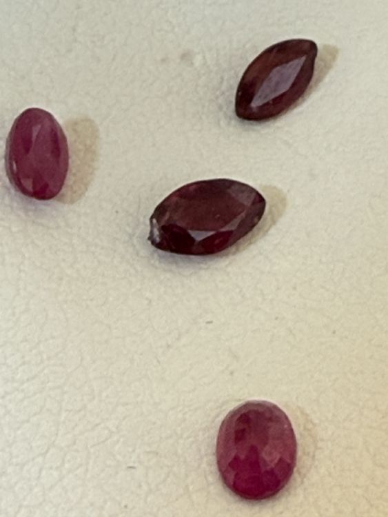Rubin Edelsteine, 4 Stück 1 ct zusammen (Gebraucht) in Widnau für CHF ...
