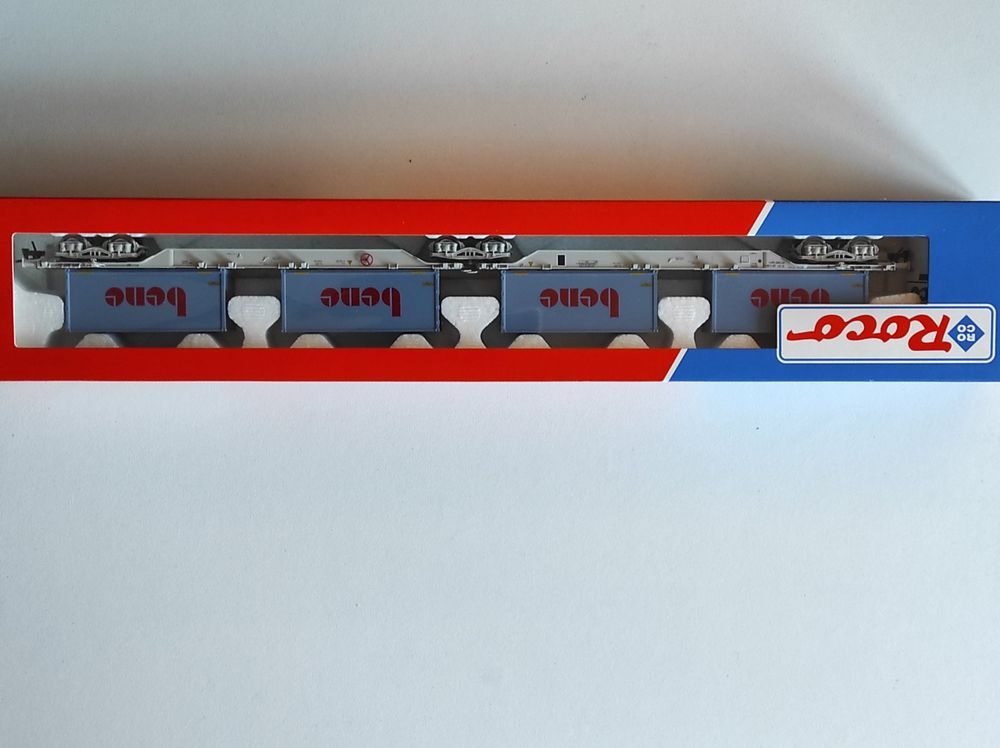 Doppeltragwagen mit 4 "bene" Containern der ÖBB von Roco H0 (Neu und ...