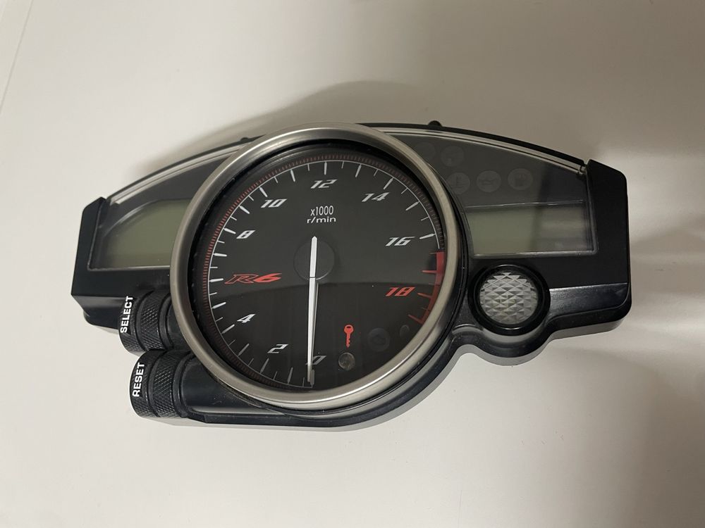 Yamaha r6 rj15 Tachometer/Cockpit (Gebraucht) in Koppigen für CHF 499 ...